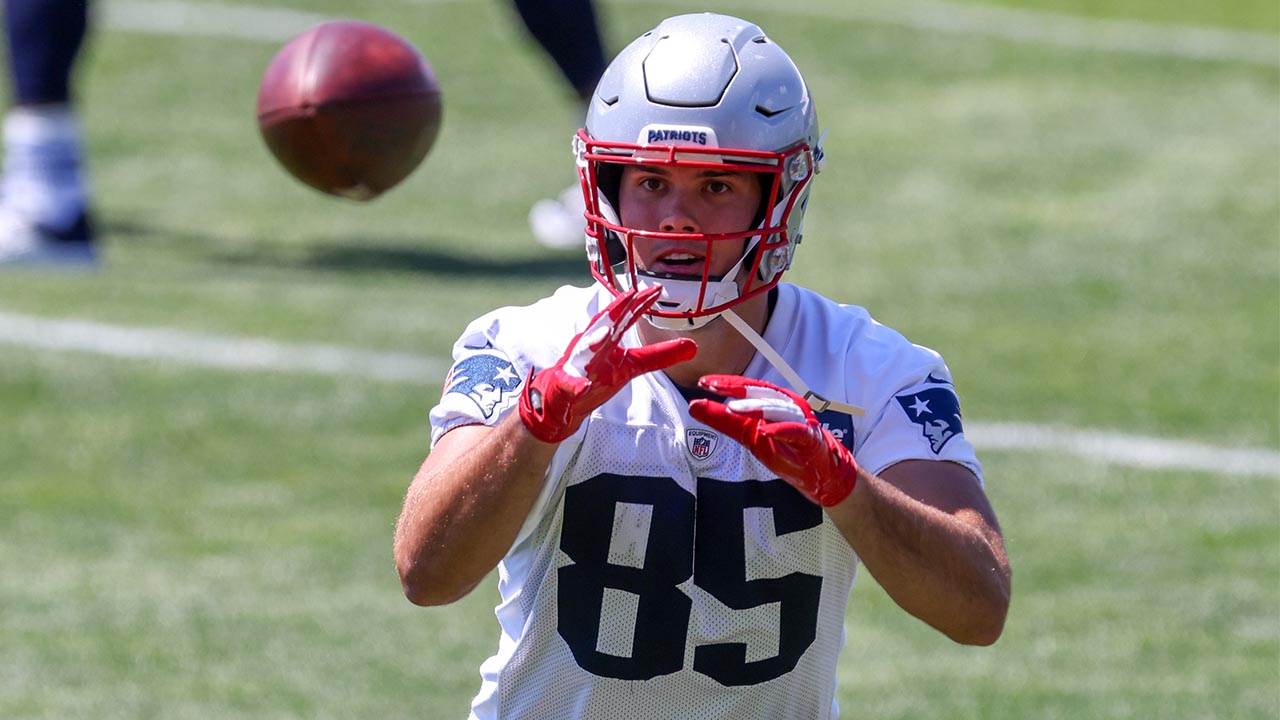 Lazar's Most Important Patriots in 2021: No. 5, Hunter Henry - CLNS Media