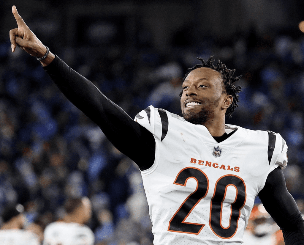 Bengals Beat: The Emerging Eli Apple, Cam Taylor-Britt Playing Time ...